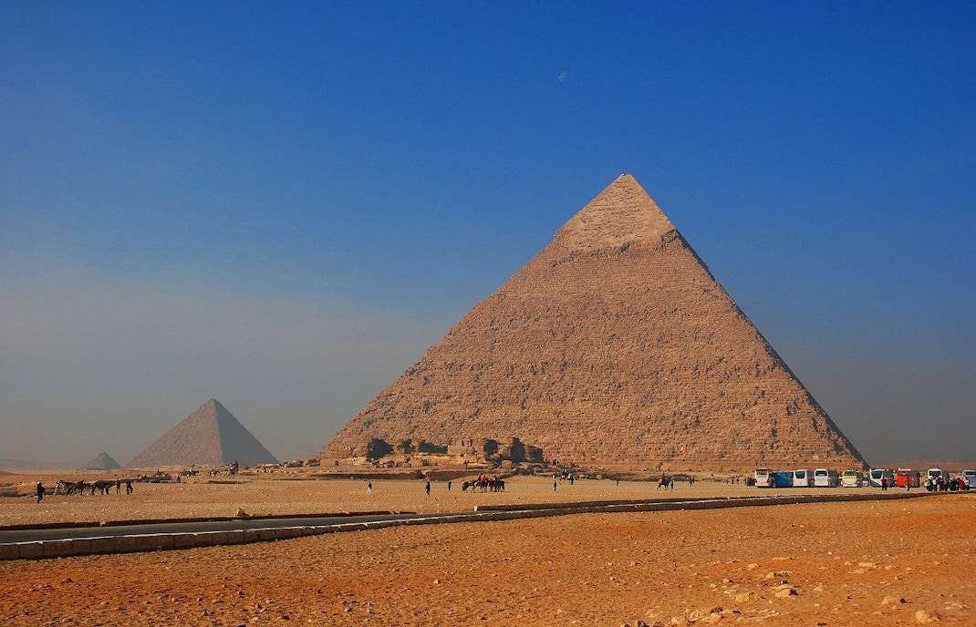 Pyramids of Giza Location | Transport Options, Tips, & More Pyramids of Giza Location | Transport Options, Tips, & More